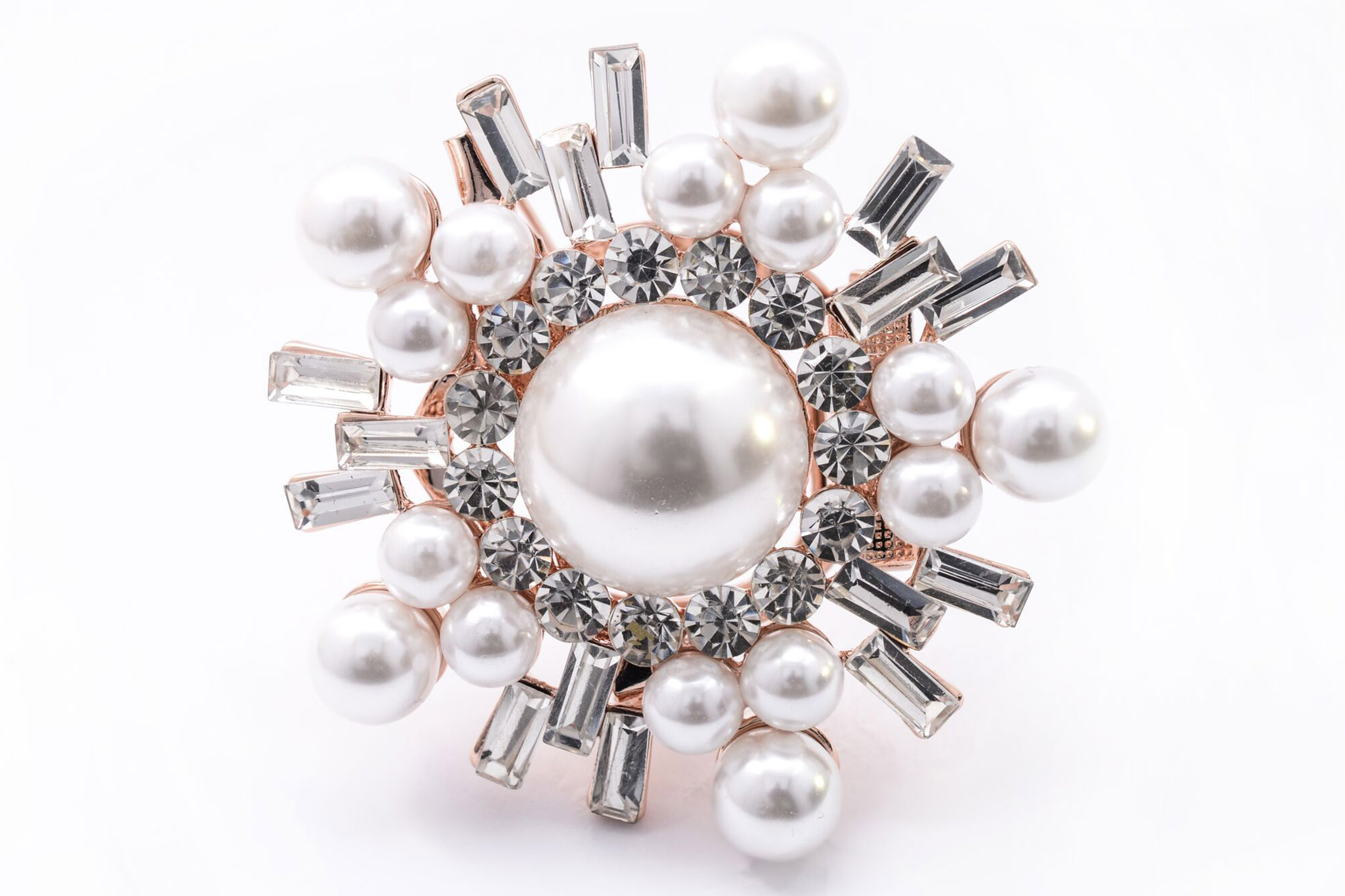 Brooches are back in vogue - VOD Dubai International Jewellery Show